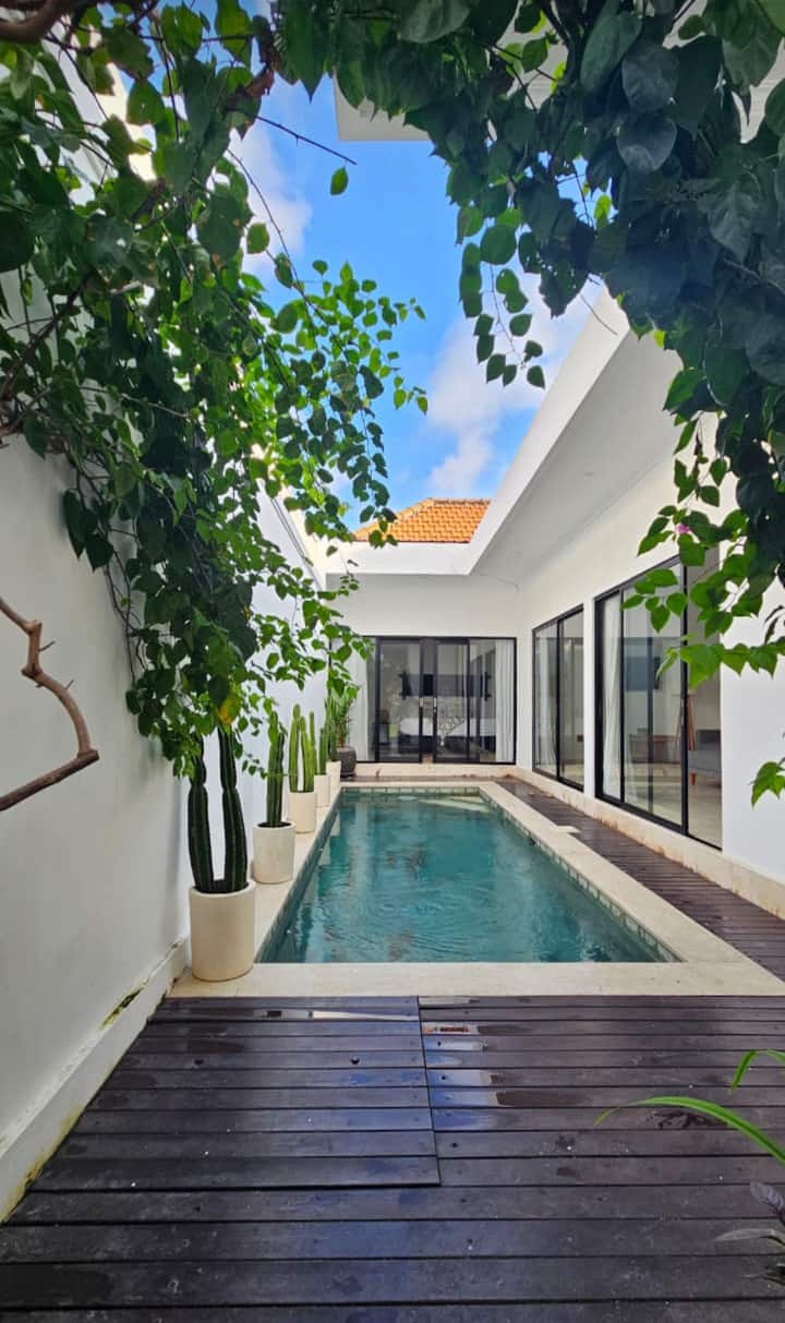 Cozy 2br Pool Villa Canggu  Calm & Private - Bali