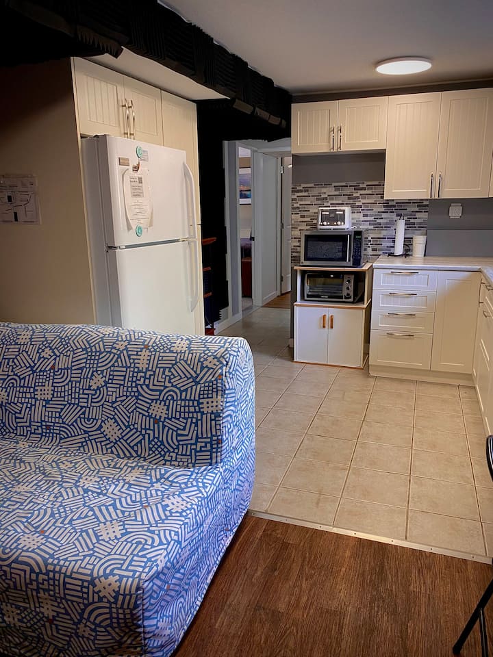 Fully Private Suite With Yard, Close To Everything - Kelowna