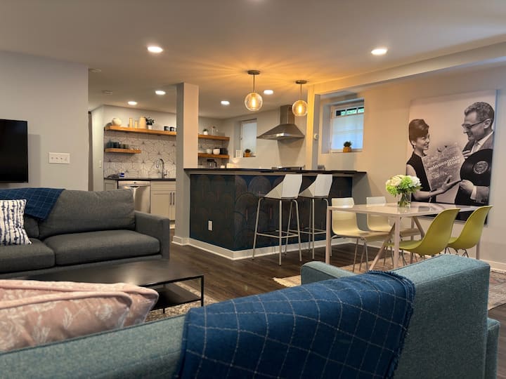 Lowry Garden - Hot Tub + Sauna  + Peloton - Minneapolis, MN