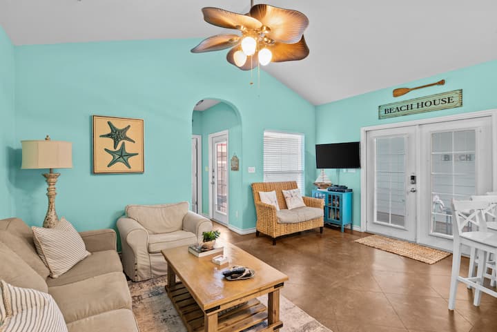 Coastal Escape With Pool Access - Corpus Christi, TX