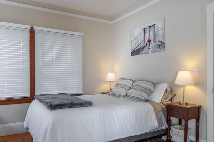 Private With Parking. Fully Furnished Apartment - Berkeley, CA