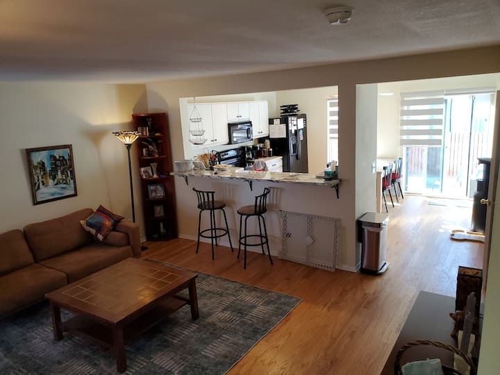 Comfortable 1 Bdrm/2 Bathrm Dog-friendly Townhome - Parker, CO