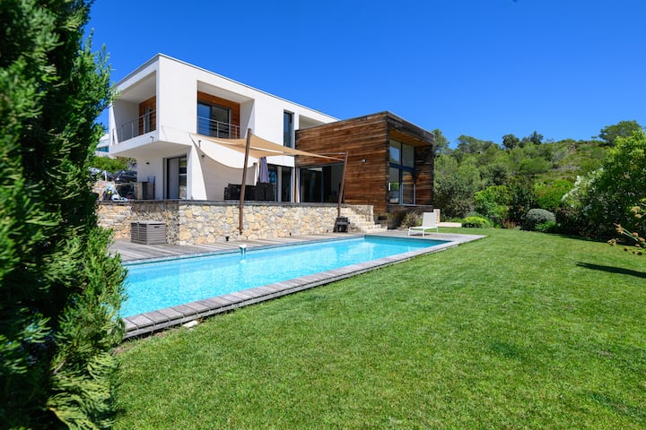 Magnifique Villa Contemporaine 230 M2 Avec Piscine - Saint-Raphaël
