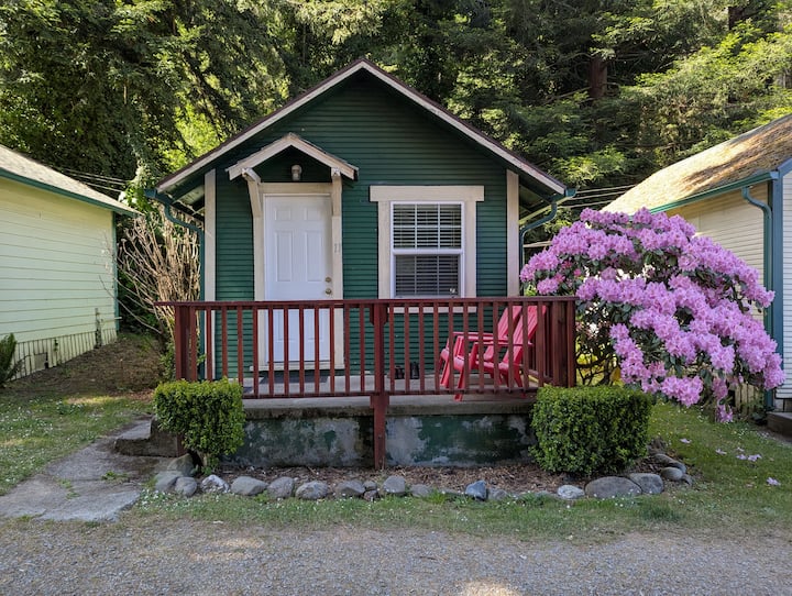 Woodland Villa Cabin 11 - Redwood National Park, Klamath