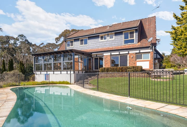 Holiday Home In Wentworth Falls • 6 Ensuites - Blue Mountains