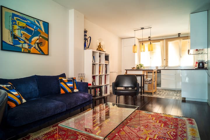 Grand 2 Pièces Avec Balcon Au Cœur Du 11e - Paris