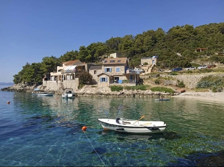 Seaside House In Wilderness - Hvar