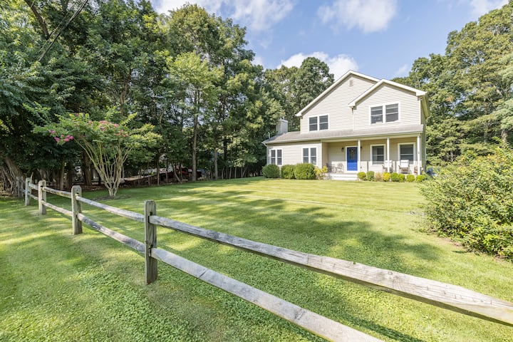 Spacious And Cozy Home In Heart Of Springs, Eh - East Hampton
