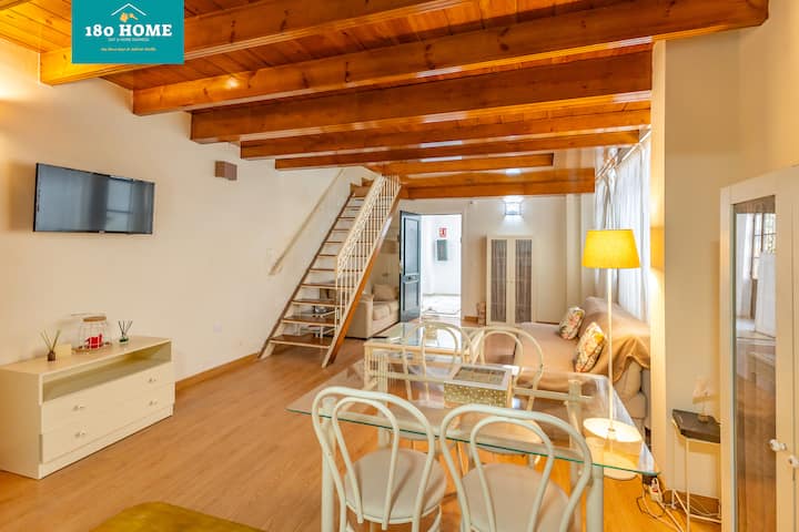 Duplex Casa Del Xvii Junto Giralda! - Seville, Spain