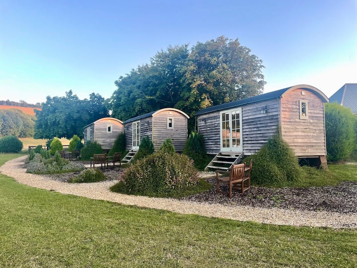 'Horsecombe' Luxury Shepherd Huts, Amazing Vistas - Devizes