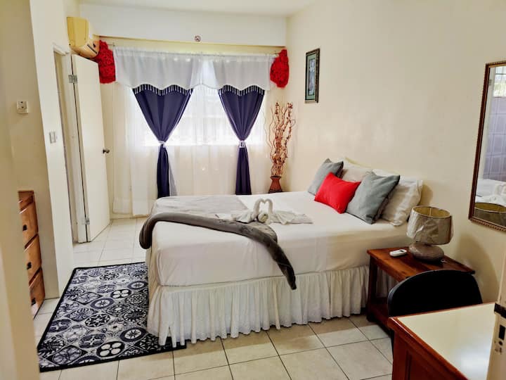 Louislyn Apartments#7 Beautiful And Peaceful - Dominica