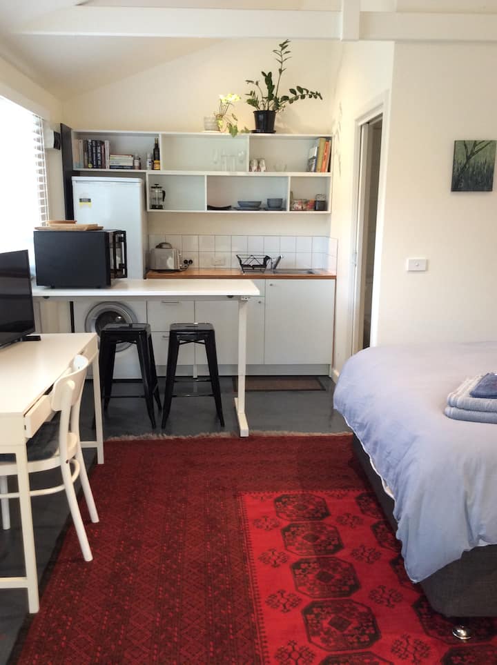 New Fully Self Contained Garden Retreat - Ivanhoe