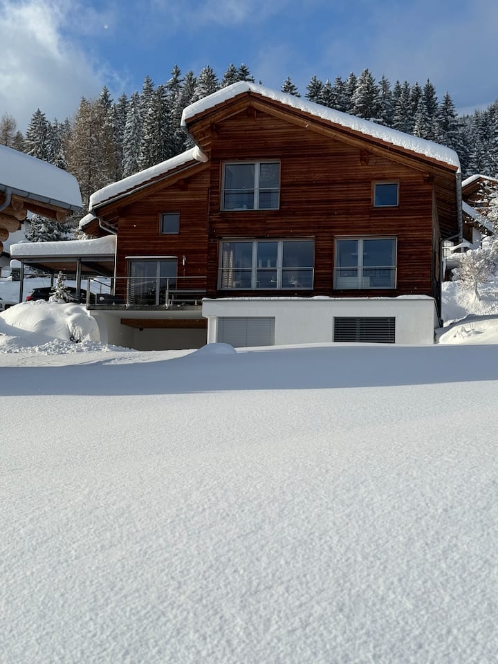 Zimmer Mit Aussicht Auf Die Berge Der Surselva - Suisse