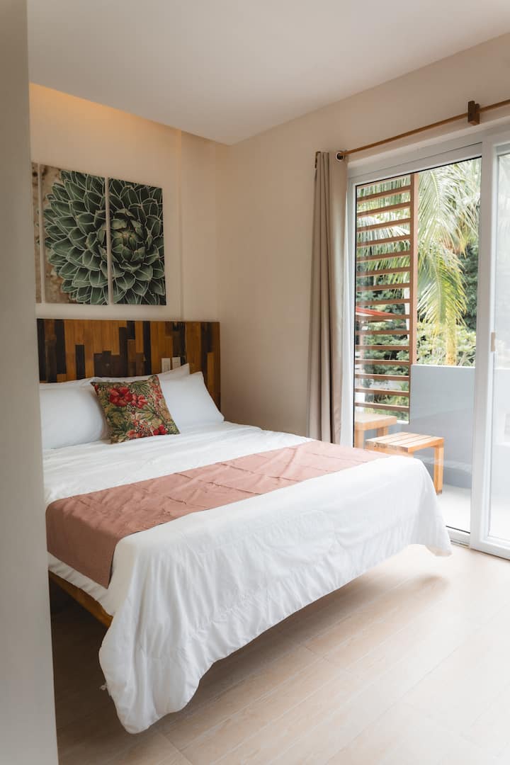 Relaxing Premier Suite | Surf & Sites In Baler - Baler
