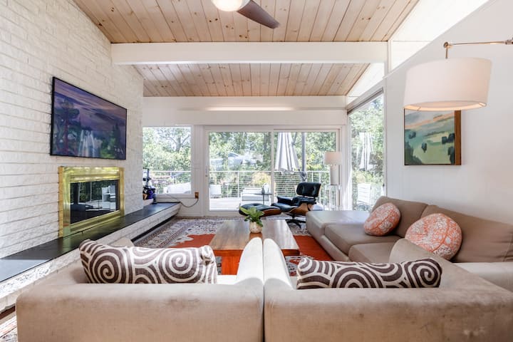 Midcentury Modern Home - Upper Level Apartment - Santa Rosa, CA