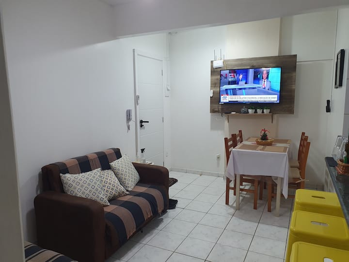 Aconchegante, Silencioso A Uma Quadra Da Praia. - Balneario Camboriú