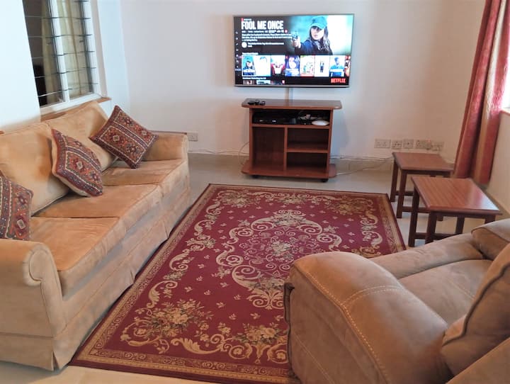 Cottage Apartment, 1 Br,  With Private Garden - Nairobi