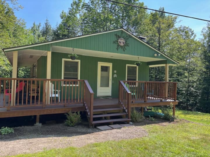 Valley Chalet Minutes To Manchester, Restaurants - Manchester, VT