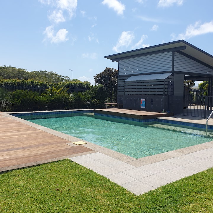 Shoal Beachhouse - Couples, Families, Small Group - Salamander Bay
