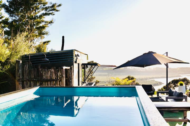 Large Family Retreat, Stunning Views ~ Sleeps 13! - Kerikeri