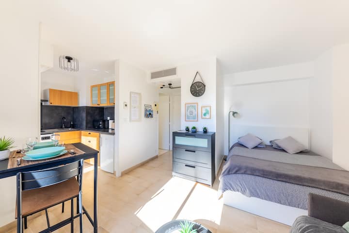 Studio • Balcon • 5mn Plages • 12mn Palais • 4pers - Cannes