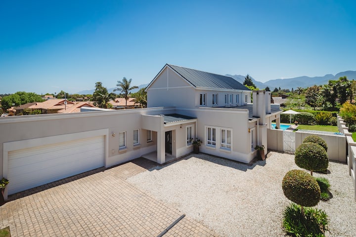 Fifty1 On Long On Kingswood Golf Estate - George