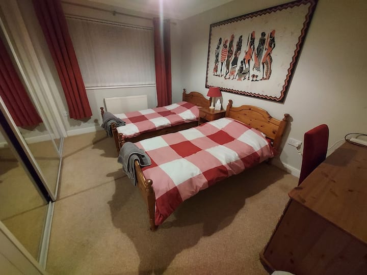 Twin Room. Cyclists/walkers And Dogs Welcome. - Bembridge