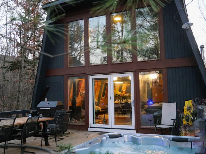 Hunter Chalet | Thanksgiving In Catskills | Pets - Hunter Mountain, NY