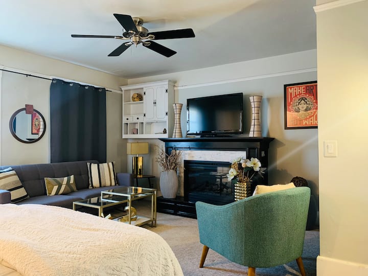 Apartment Near Downtown, Balboa, Coronado Island - San Diego, CA