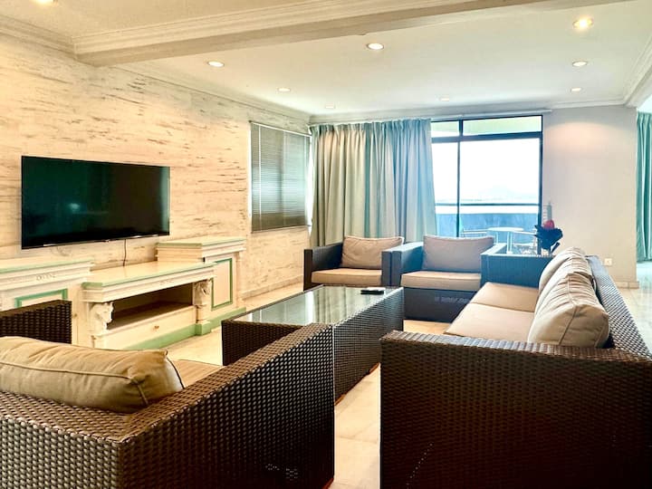 3 Bedroom Duplex Serviced Suites #1 @ Century Bay - Gelugor