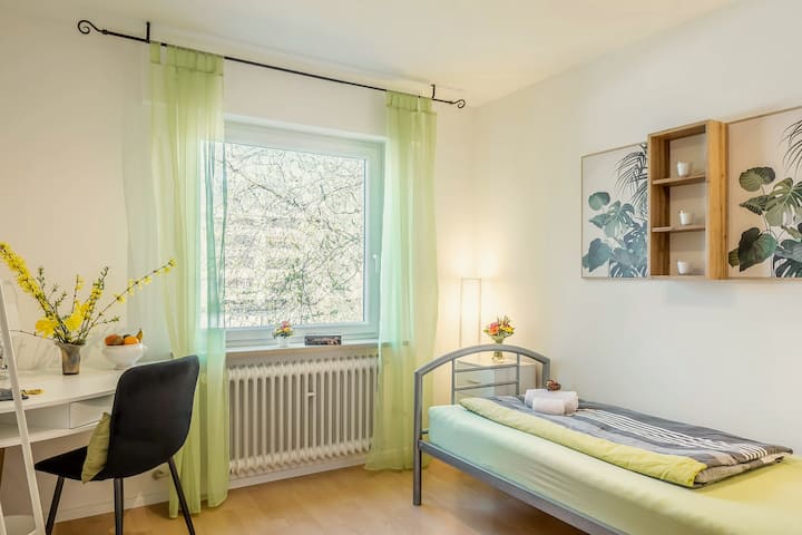 Ruhige Gästezimmer In Freiburg Nähe Messe/uni/city - Freiburg im Breisgau