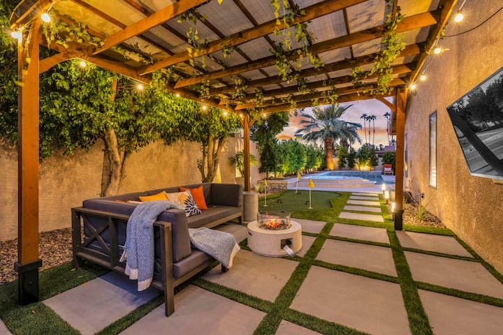 Azure Oasis - Saltwater Pool/spa & Putting Green! - Palm Desert, CA