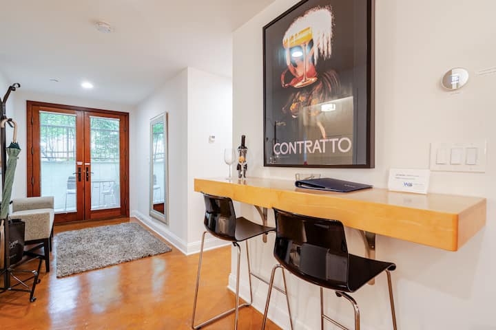 Stylish Spacious Greentree Apartment - Bethesda, MD