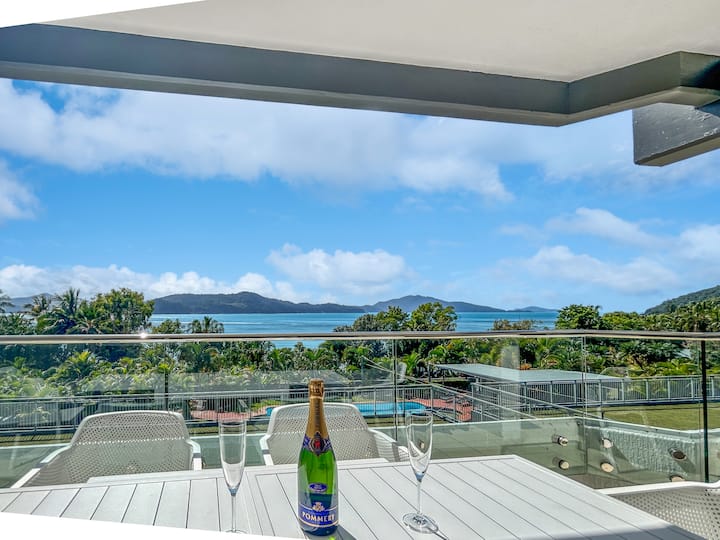Hibiscus 104 - Beach Side With Fantastic Views! - Hamilton Island