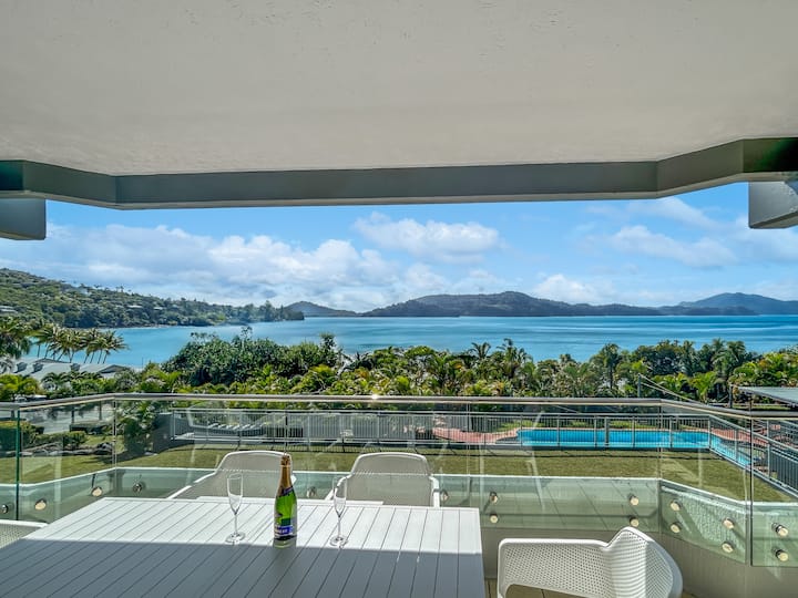 Hibiscus 104 - Beach Side With Fantastic Views! - Hamilton Island