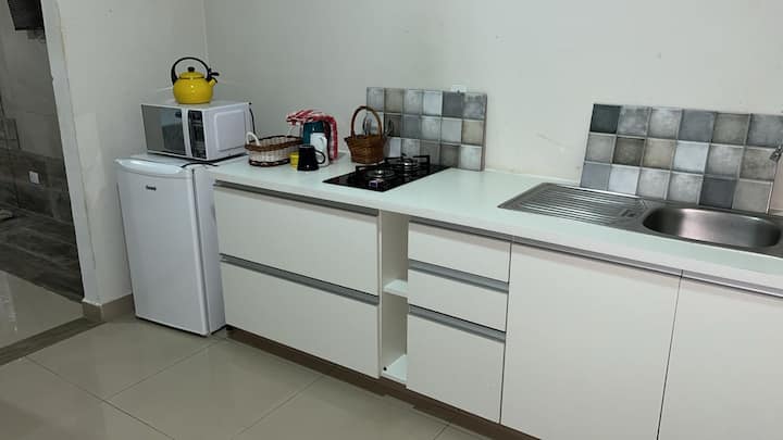 Suíte (06) Próx Hospital Regional - Presidente Prudente