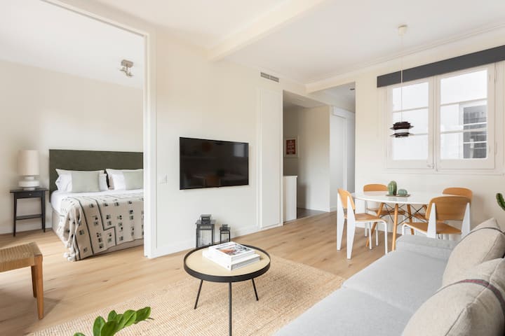 Elegant Apartment In City Center - Barcelona