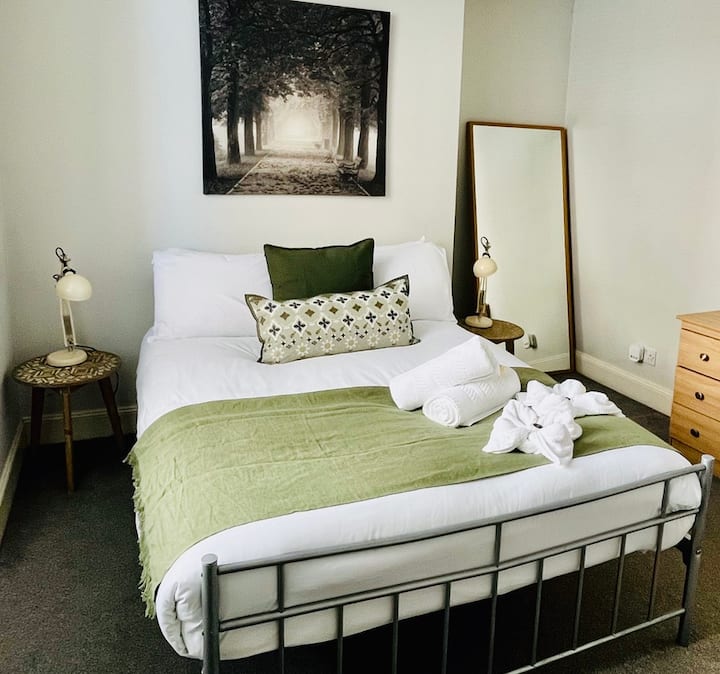 Modern 4 Bedroom Apartment Near City Centre - Edinburgh