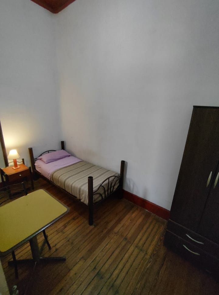 Hostelmo - Private Room W/ Shared Bathroom - Buenos Aires