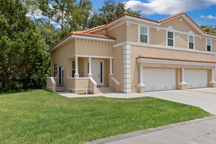 Beautiful 3 Br, 2.5 Ba Duplex Villa 160 - Homosassa