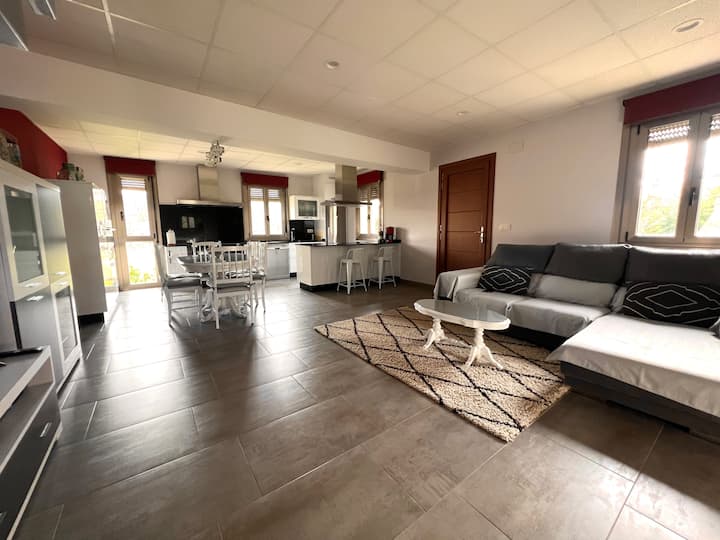 Amplia Casa Con Jardín Y Wifi En Ribeira Sacra . - Quiroga