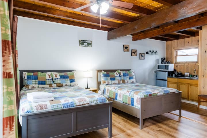 03: The Tahoe Retro Double Bed Studio - Vikingsholm