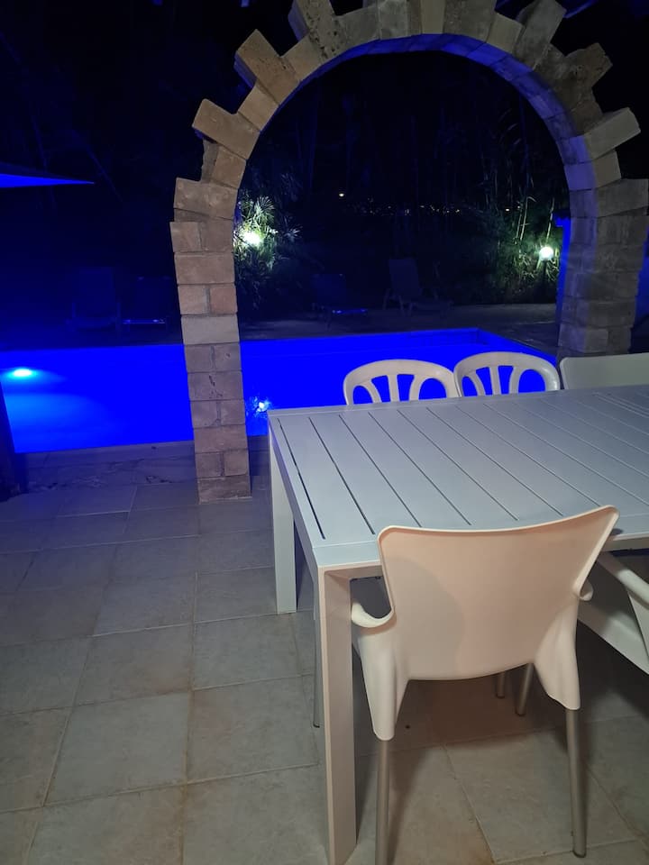 Coral Bride Villa   In  Coral  Bay  Center!!! - Chypre