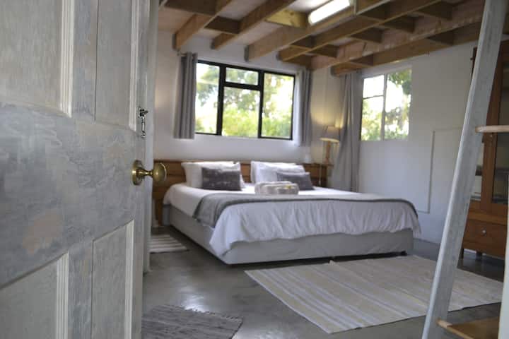 Red Cottage @ Mountview Farm Escape - George