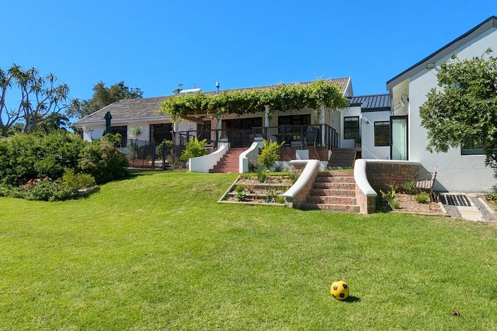 Sunny Home At Base Of Helderberg Mountain - Somerset West
