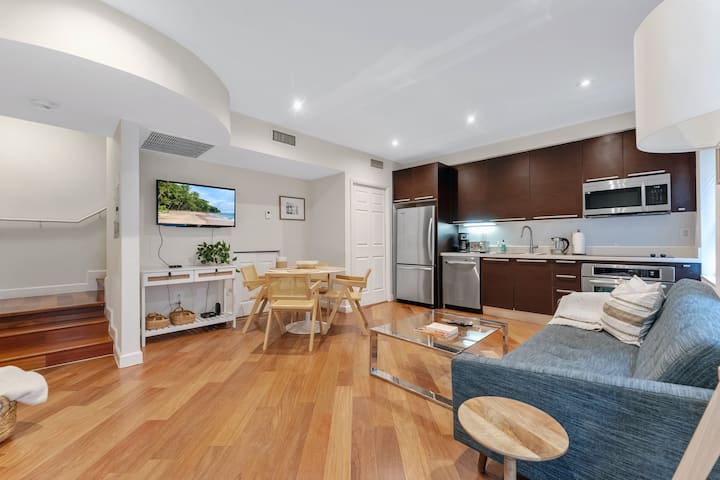 Calm 2 Bedroom By The Beach - Great For Families - South Beach, FL