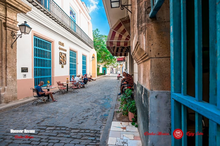 Stairs | Authentic Cuban Flat • Wi-fi • Central - La Habana