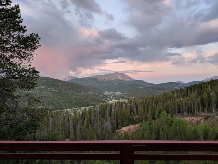 Breck 5br Mtn Home: Private Hot Tub & Views - ブリッケンリッジ, CO