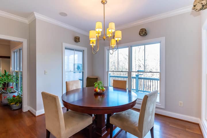 Gramercy Park - Front Room Suite - Bloomington, IN