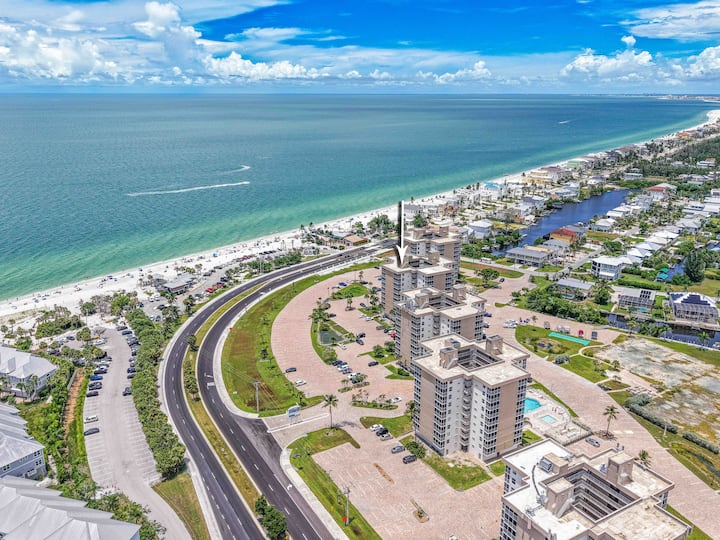 Bella Bonita! Across Street From Beach! Unit 2408 - Bonita Springs, FL